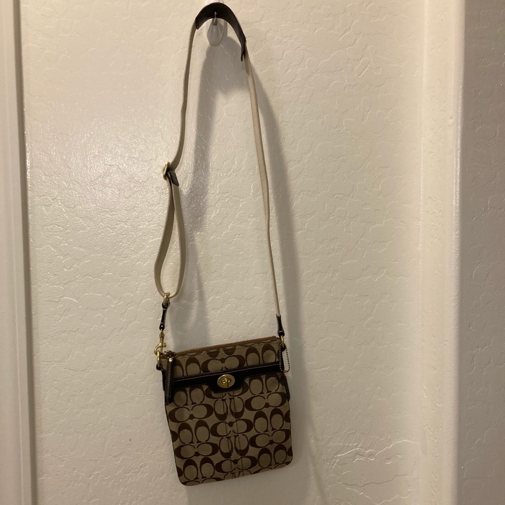 Coach Signature C Fabric Crossbody - Gem